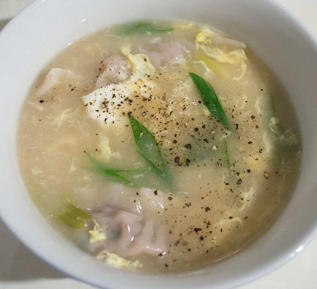Mandu Guk (만두국) - Dumpling Soup Recipe - Everybunny Eats
