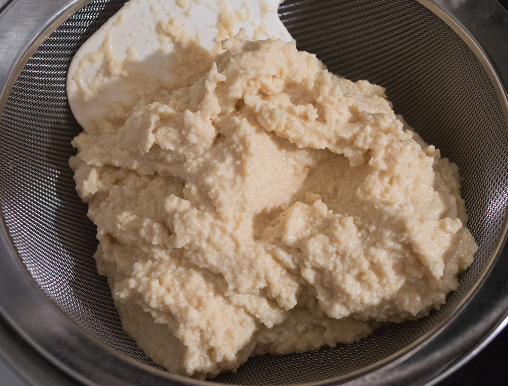 Duyu wa Kongbiji (두유와 콩비지) - Soy Milk and Soy Pulp Recipe - Everybunny Eats